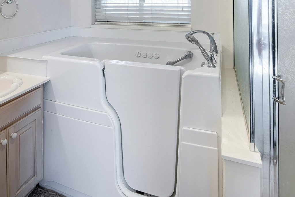Walk-in Bathtub Conversion | Narragansett| Home Mobility Pros